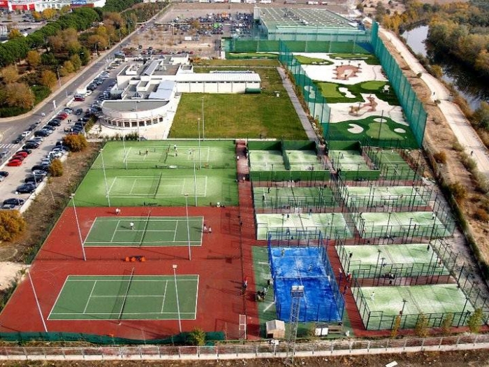 Pistas de Pádel MOMO Sports Club La Dehesa - Pádel en Alcalá de Henares ...